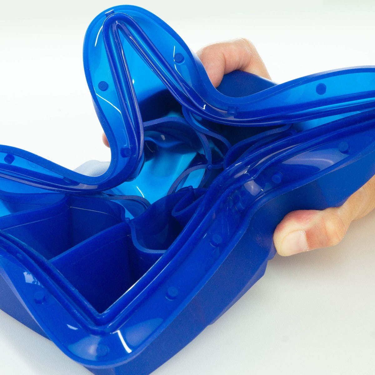 LURCH Ice Former Arctic Würfel 5cm blau mit transparentem Deckel | 00240765