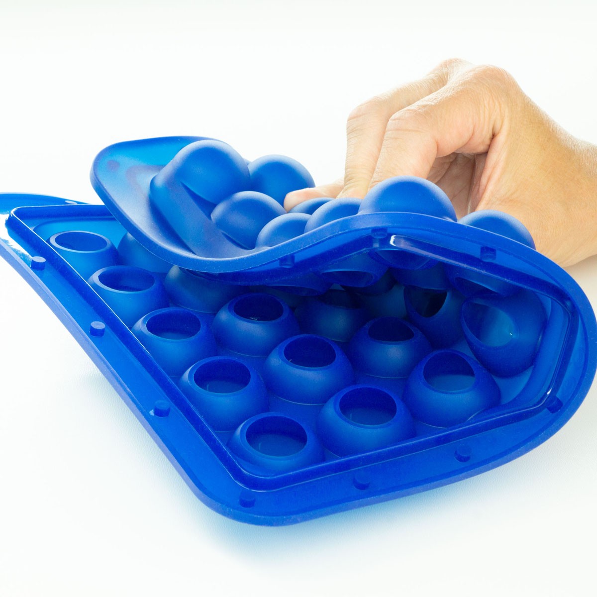 LURCH Ice Former Arctic Kugeln Ø 3cm blau mit transparentem Deckel ...